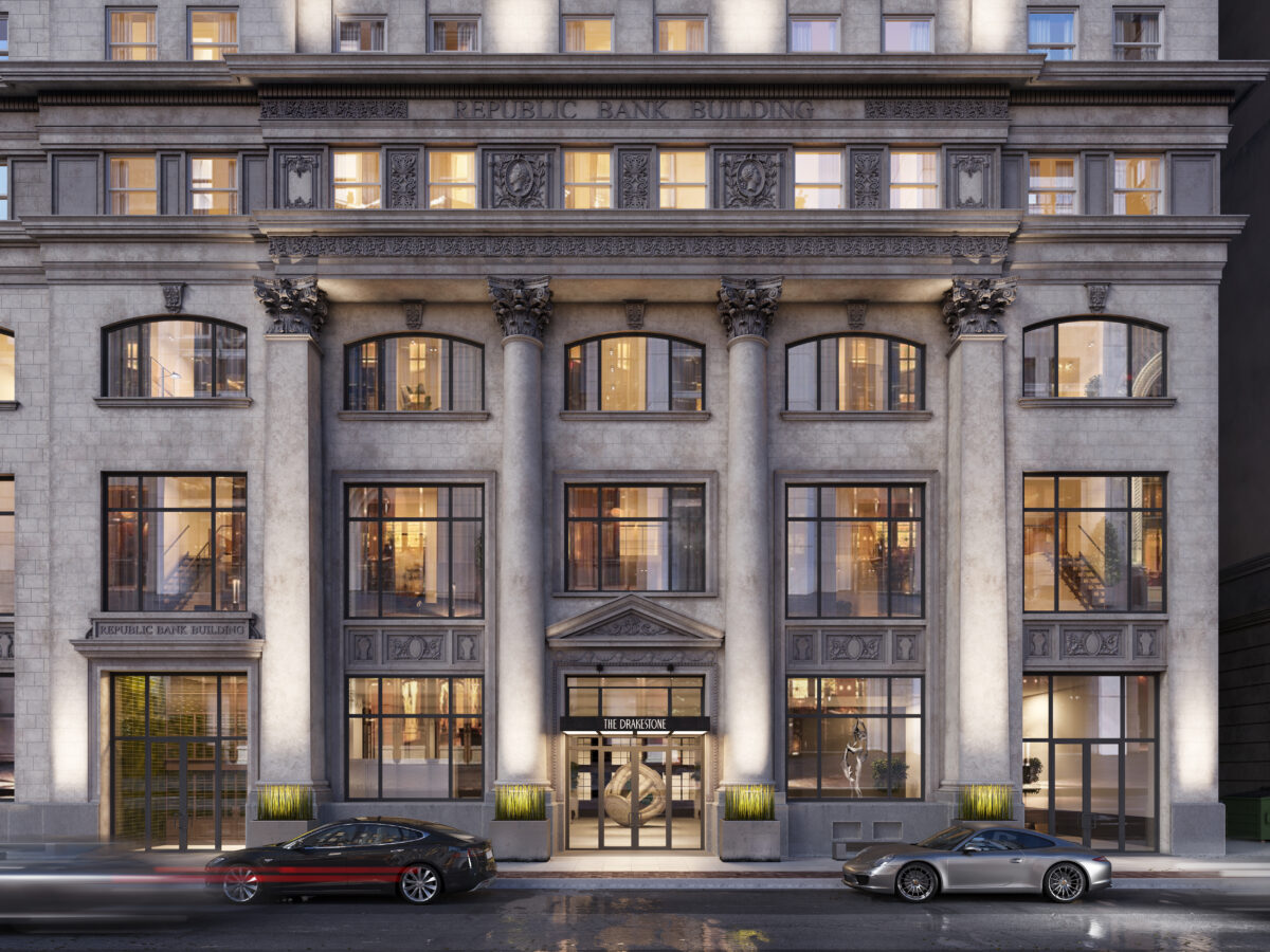 View Photos of The Drakestone Apartments in Dallas, TX